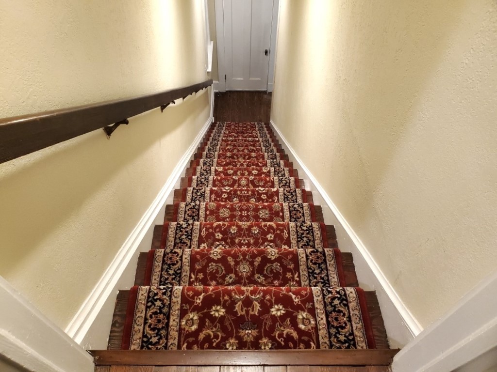 Runner Rugs - Stair Runner installation is done be professionals ...