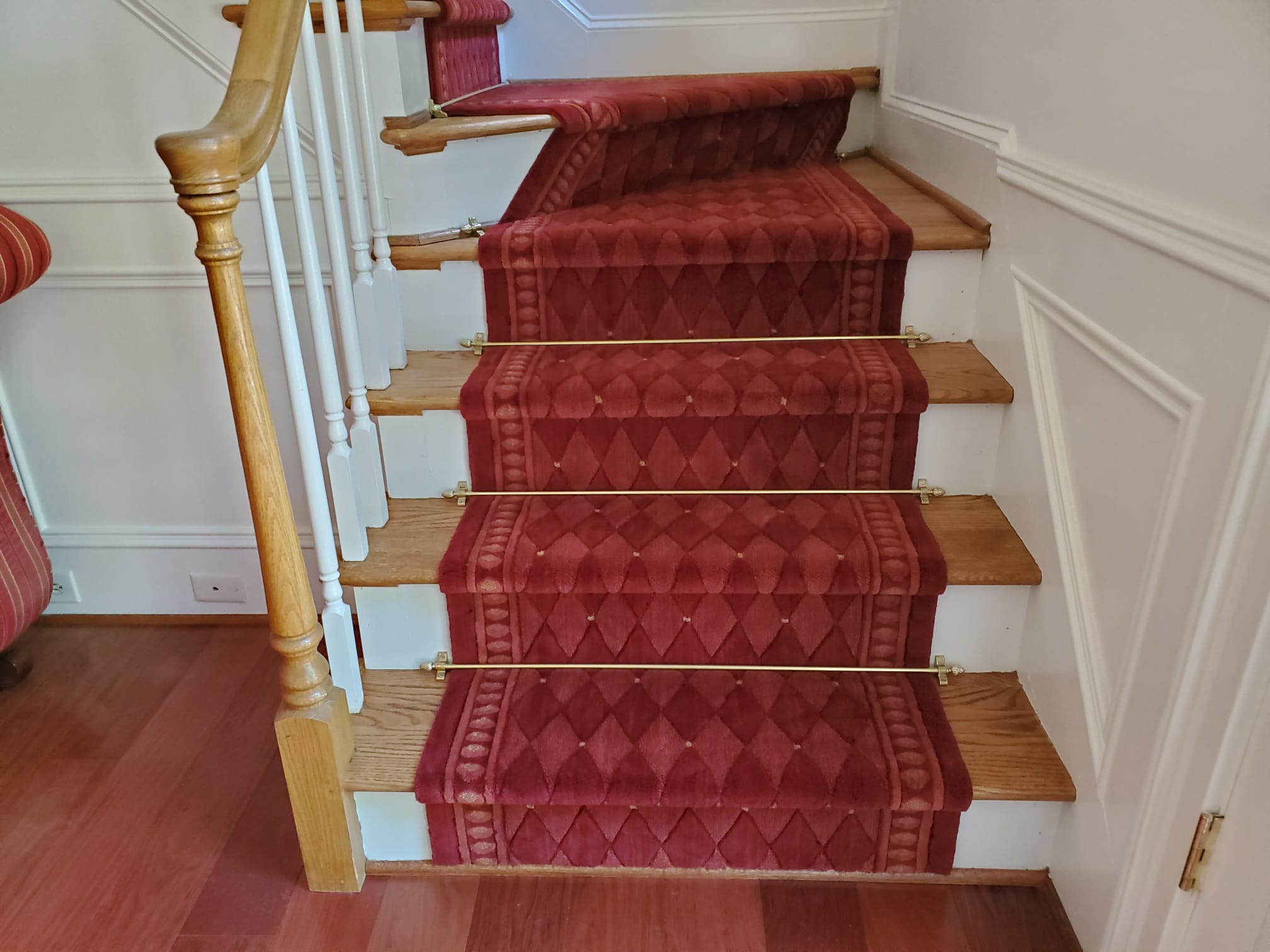 Runner Rugs - Stair Runner installation is done be professionals ...
