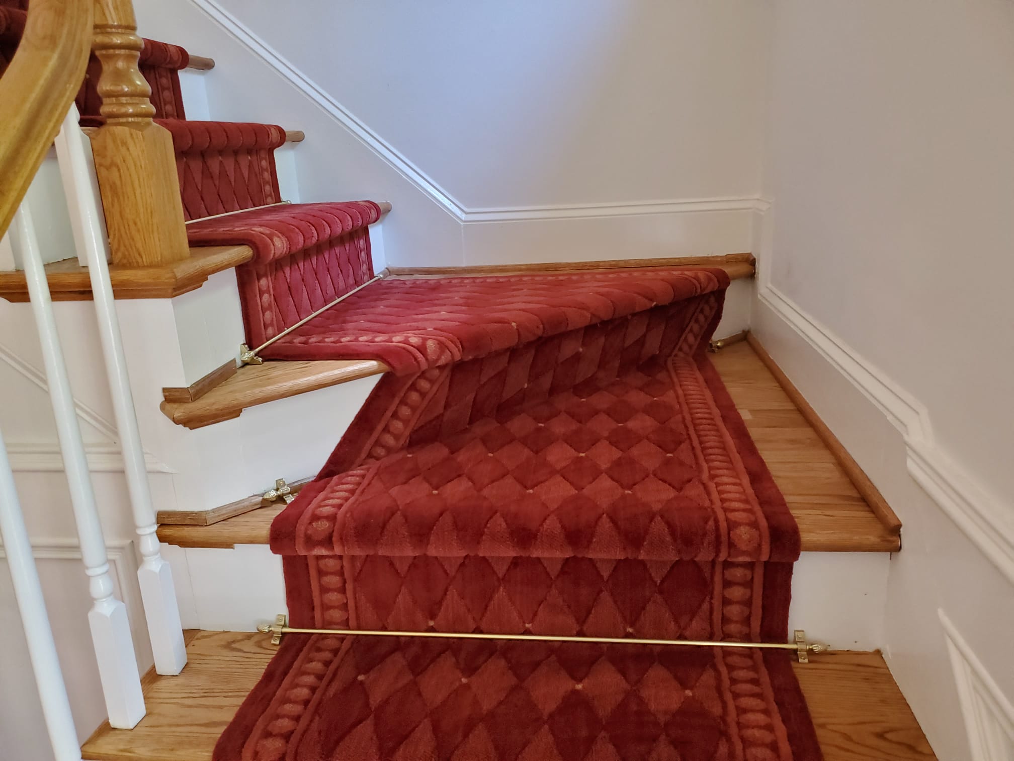 Runner Rugs - Stair Runner installation is done be professionals ...