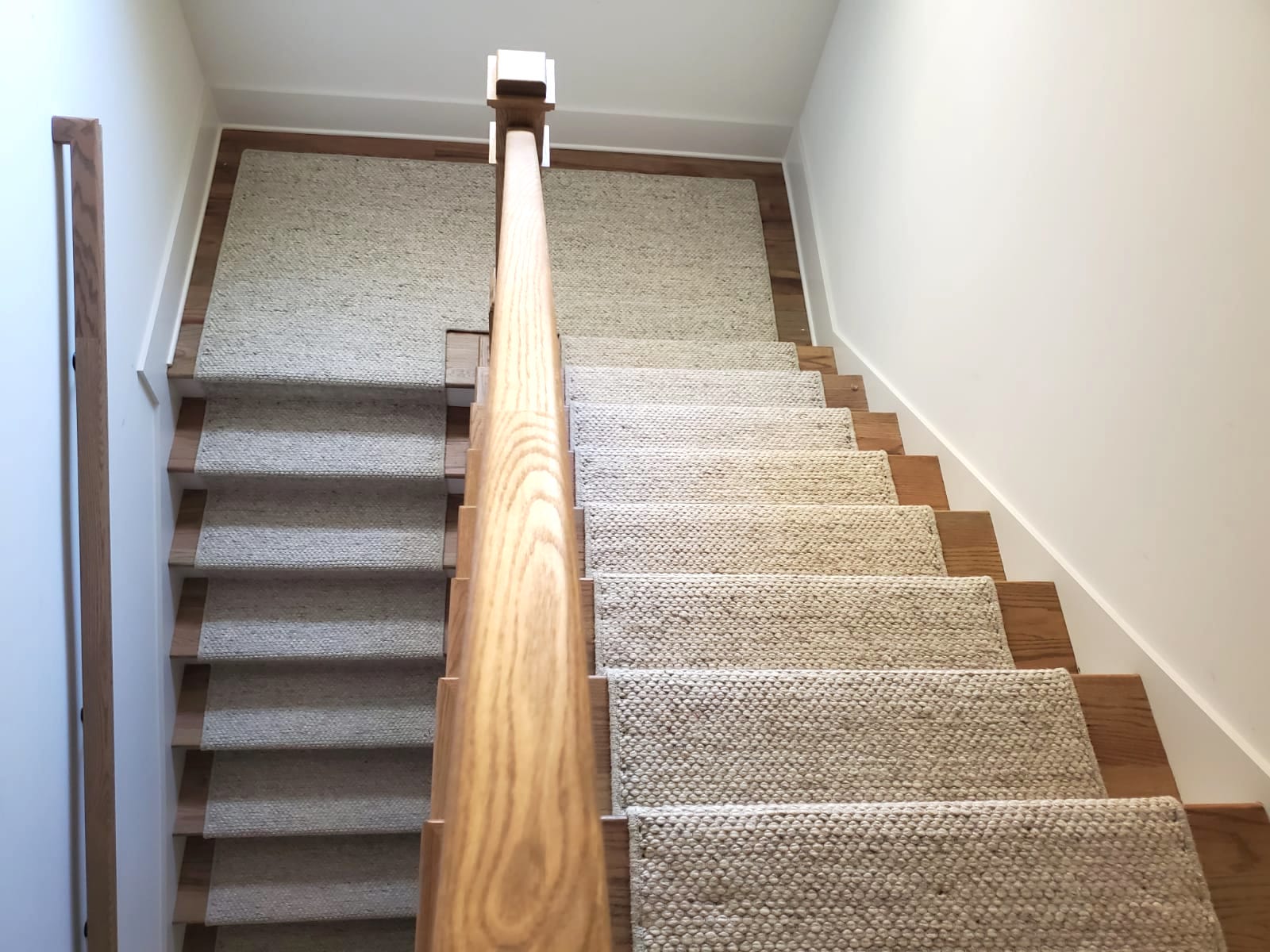 Runner Rugs - Stair Runner installation is done be professionals ...